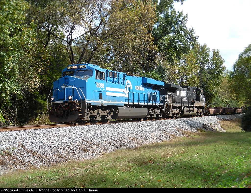 NS 8098 Conrail Heritage on the point of 23N!